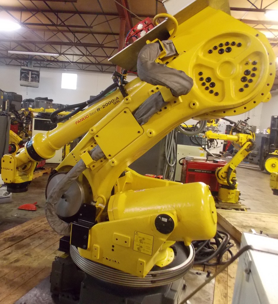 FANUC R-2000iA/125L | Universal Robotic inc