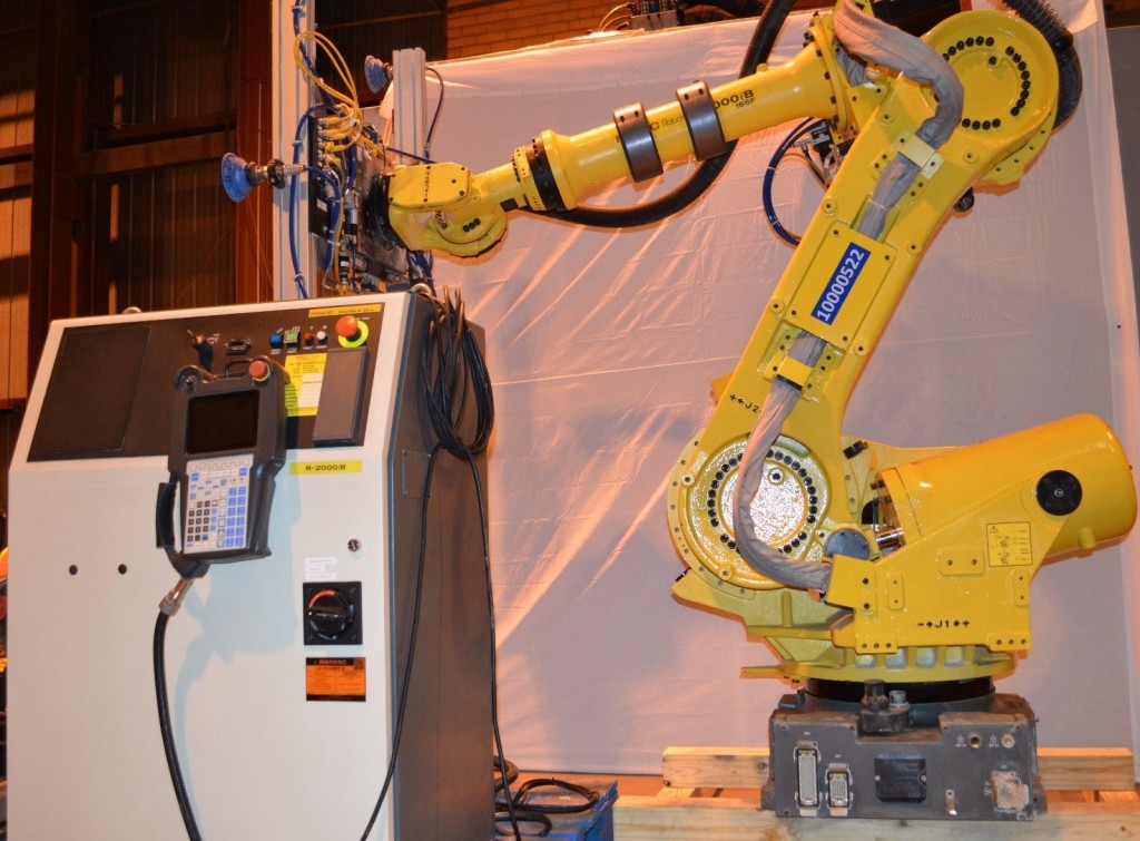FANUC R-2000iB/165F | Universal Robotic inc