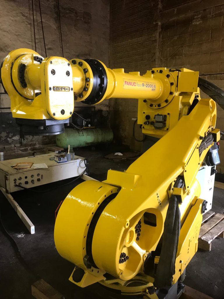 Fanuc R2000iA/165F | Universal Robotic inc