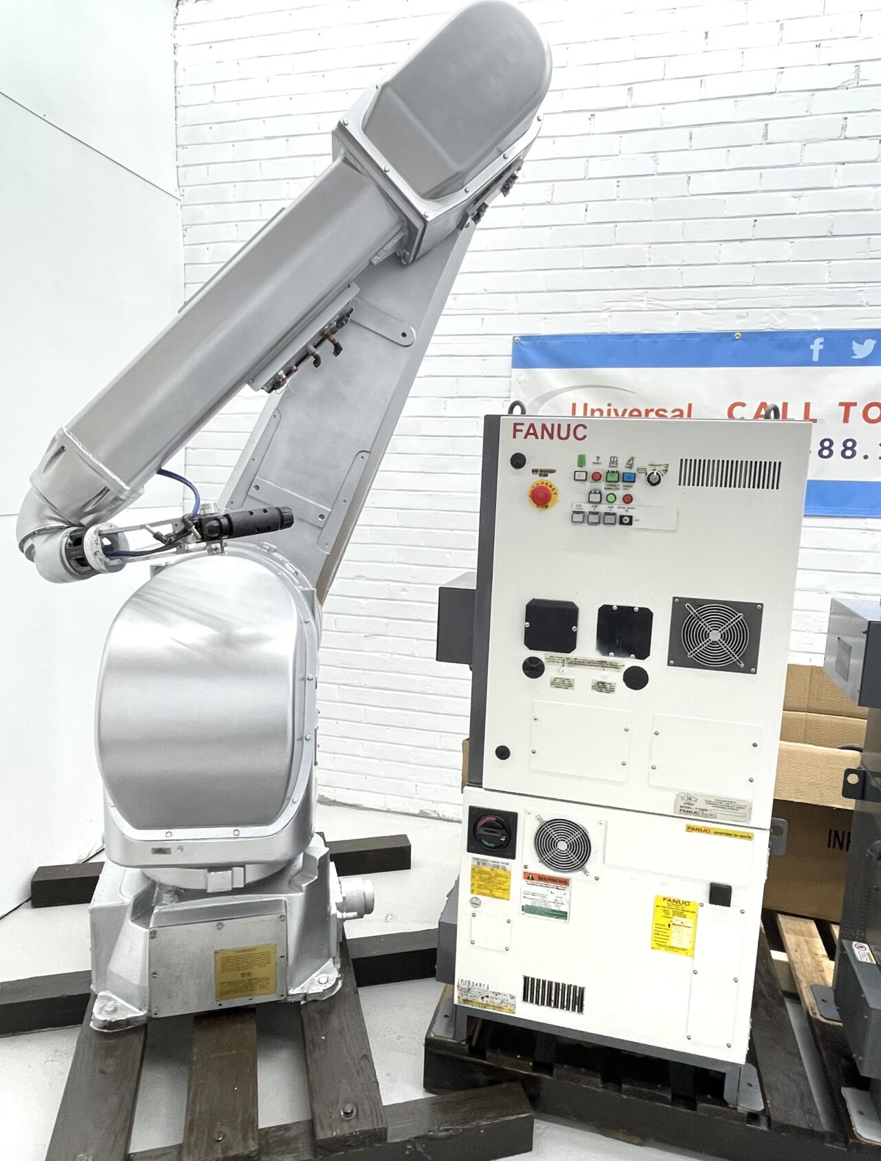 Used Fanuc P-250iB Paint Robot for Sale | Universal Robotic Inc