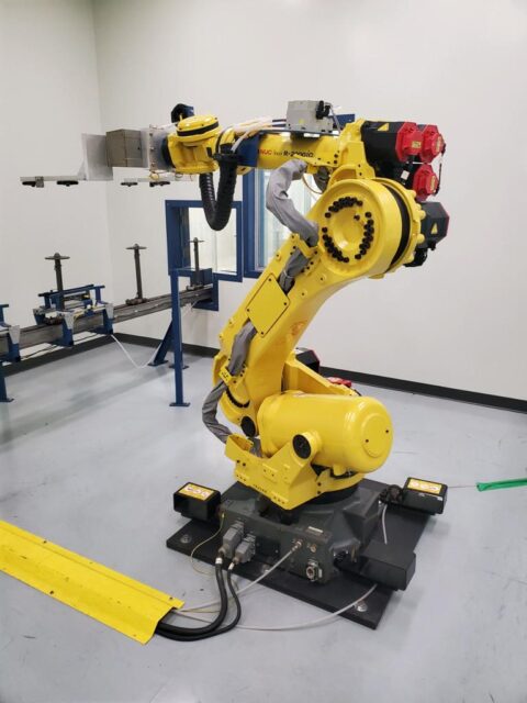 FANUC R-2000iC/165F | Universal Robotic Inc