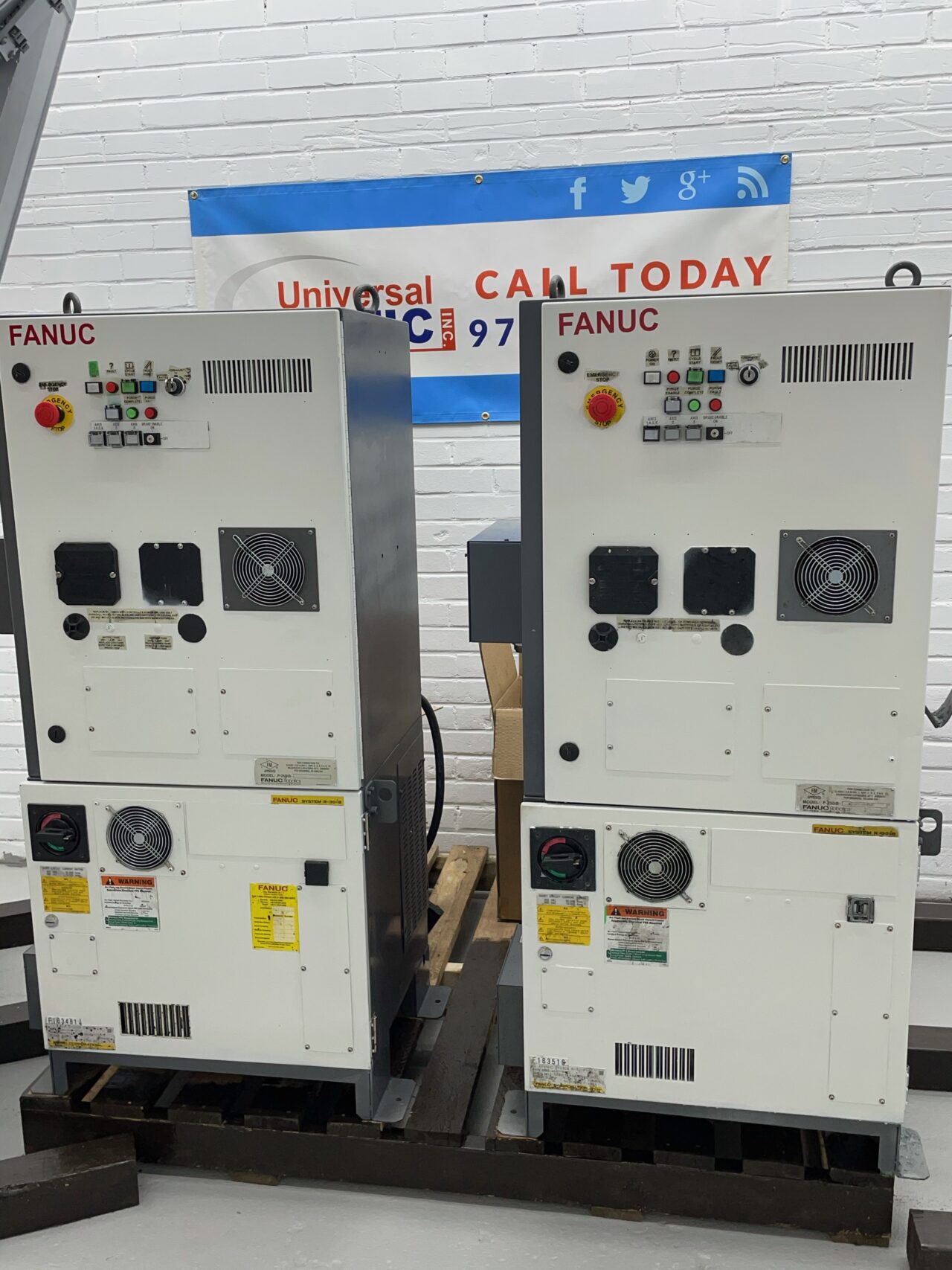 Used Fanuc P-250iB Paint Robot for Sale | Universal Robotic Inc