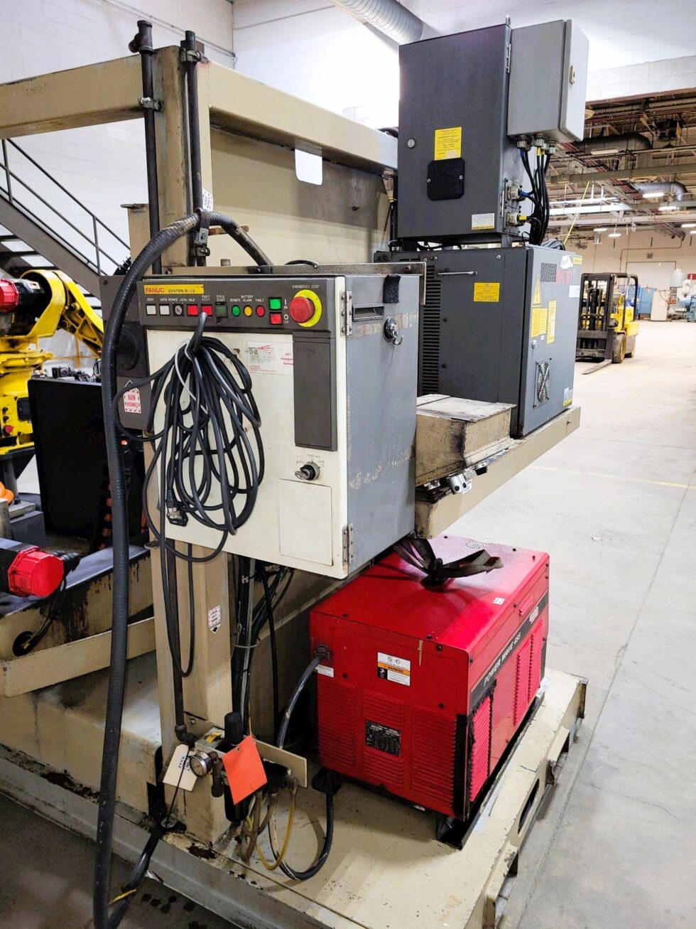 Genesis Versa RC3L Turntable Robotic Welding cell