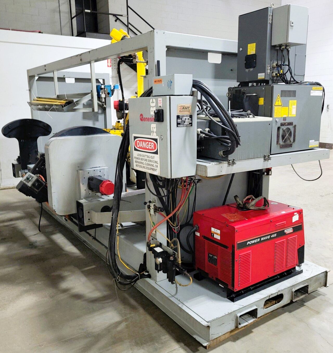 Genesis Versa RC3L Turntable Robotic Welding cell | Universal Robotic Inc