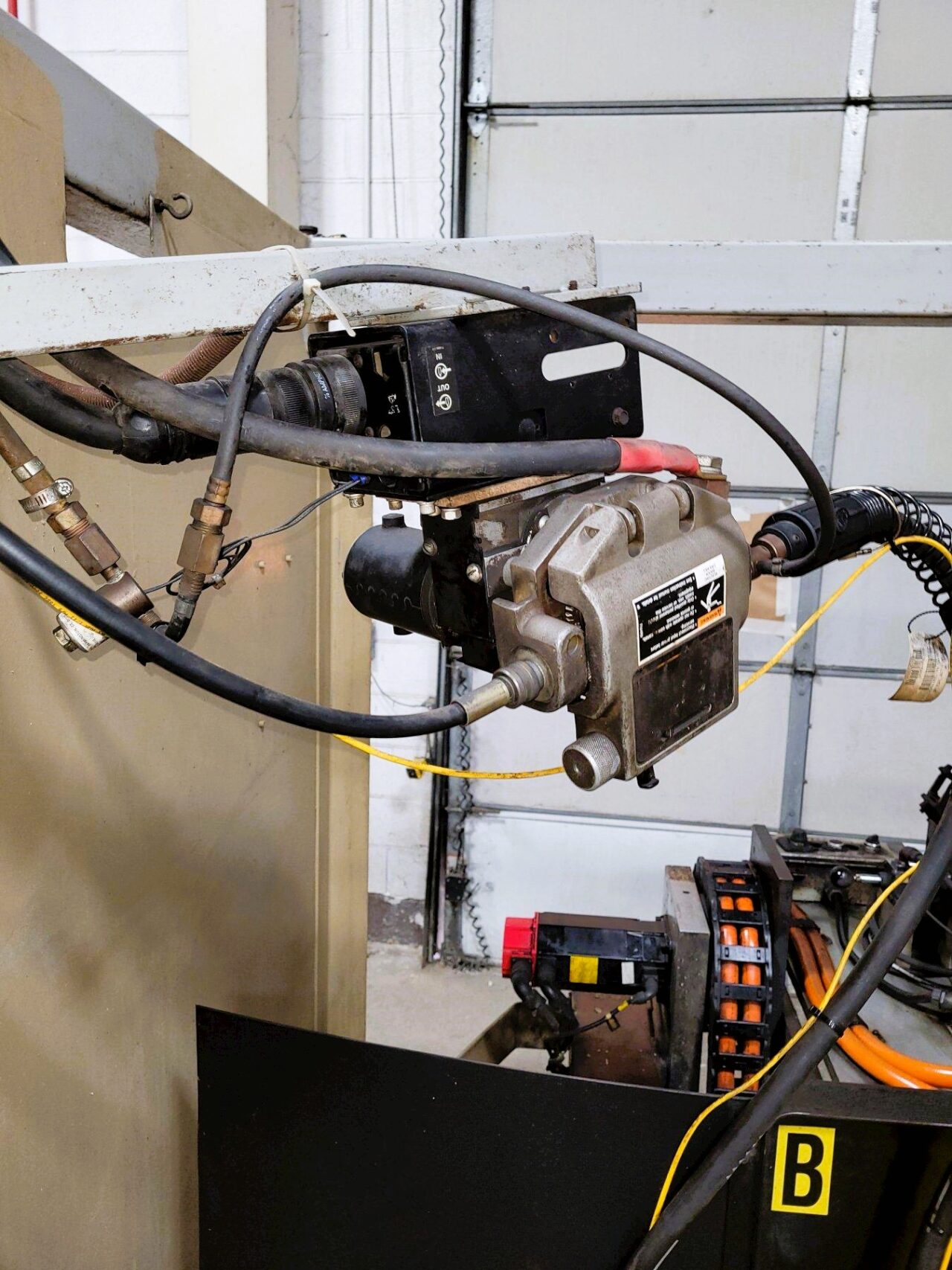 Genesis Versa RC3L Turntable Robotic Welding cell