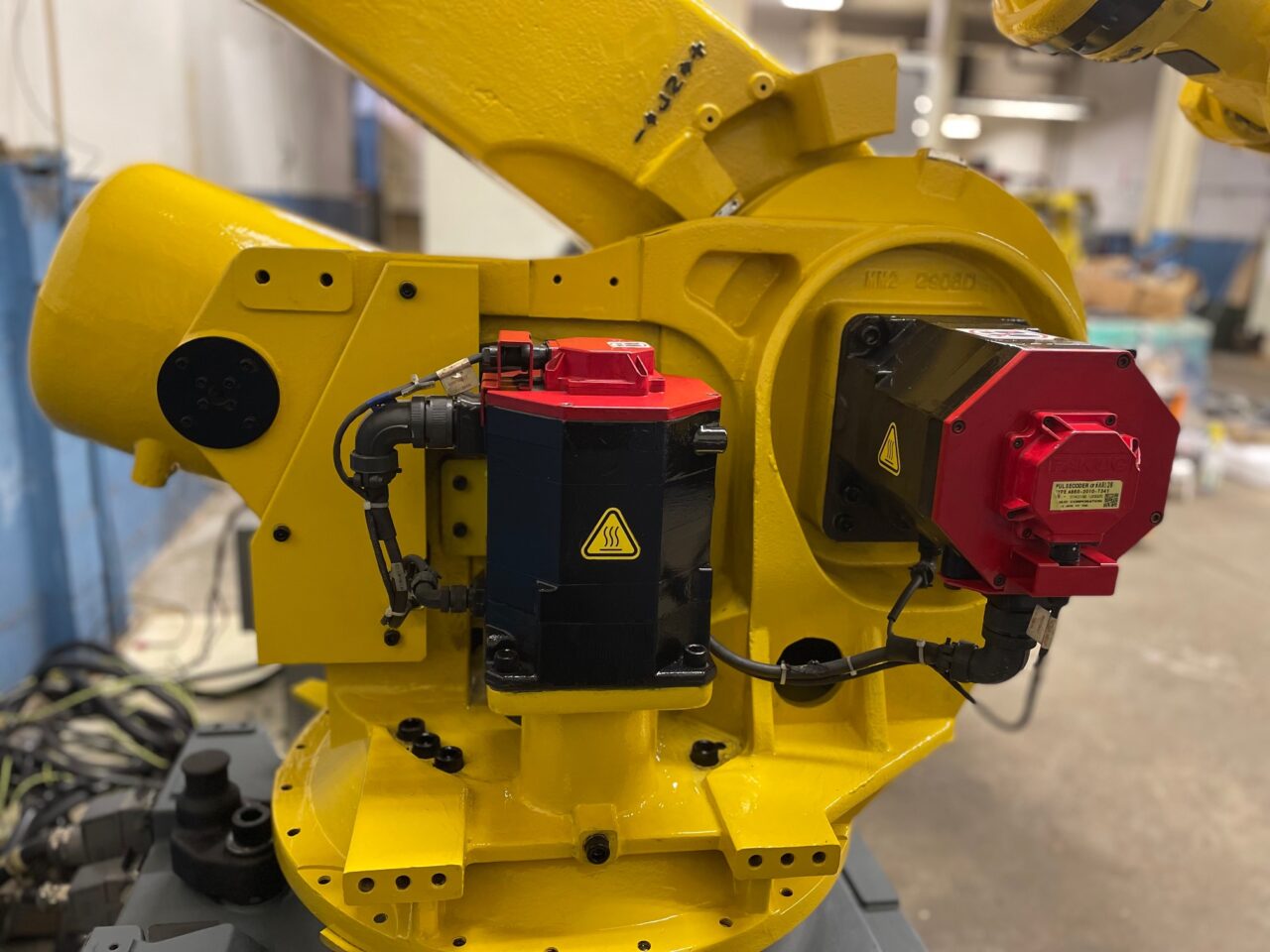 FANUC R-2000iB/165F | R-30iB | Universal Robotic inc