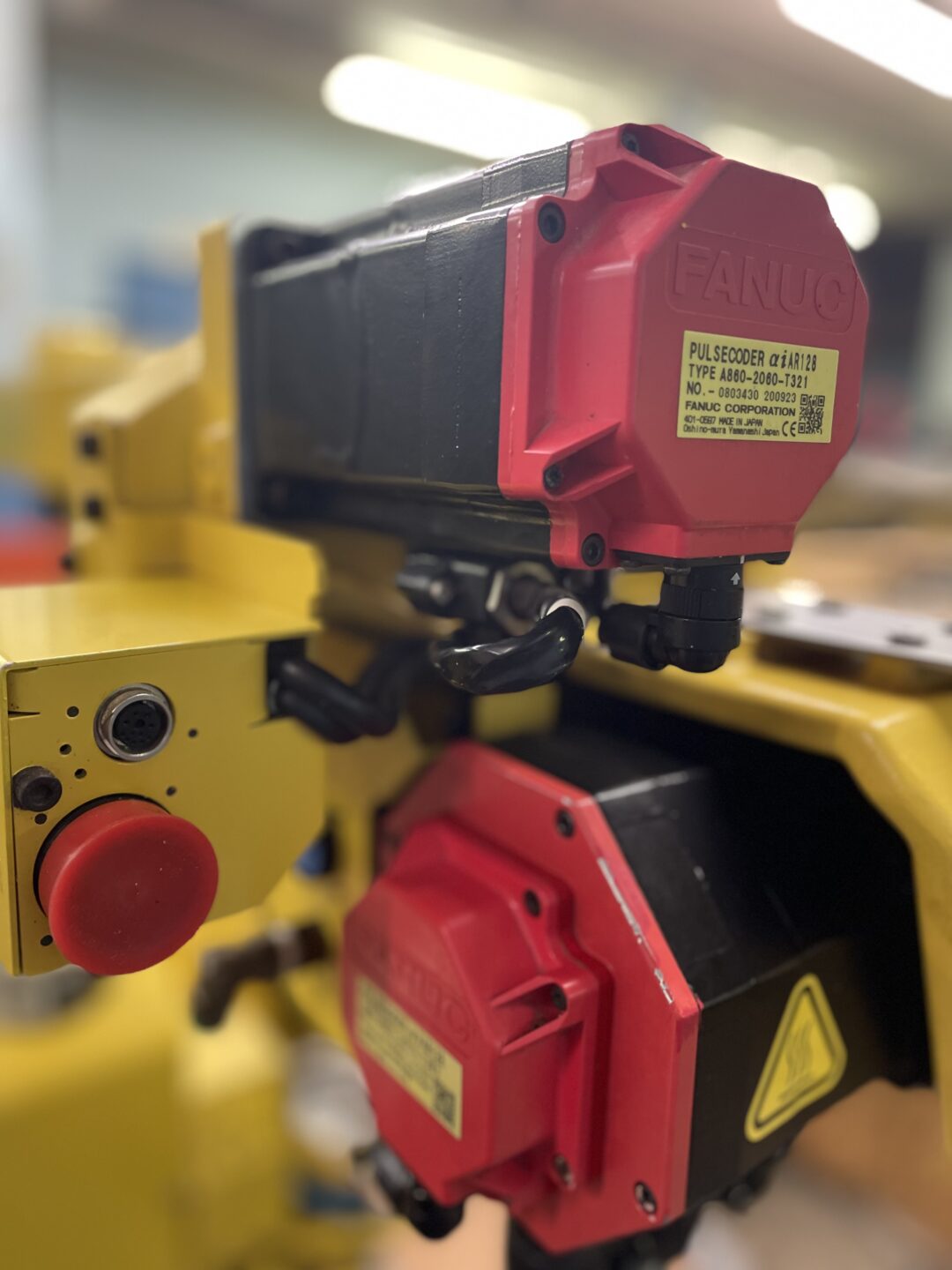 Fanuc M-20iA/20M | Industrial Robot | Universal Robotic Inc