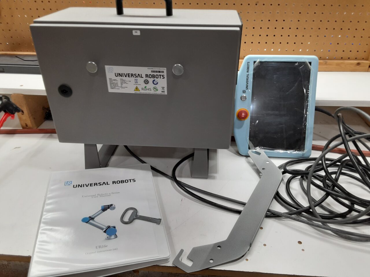 Universal Collaborative Robot UR16e | Universal Robotic Inc