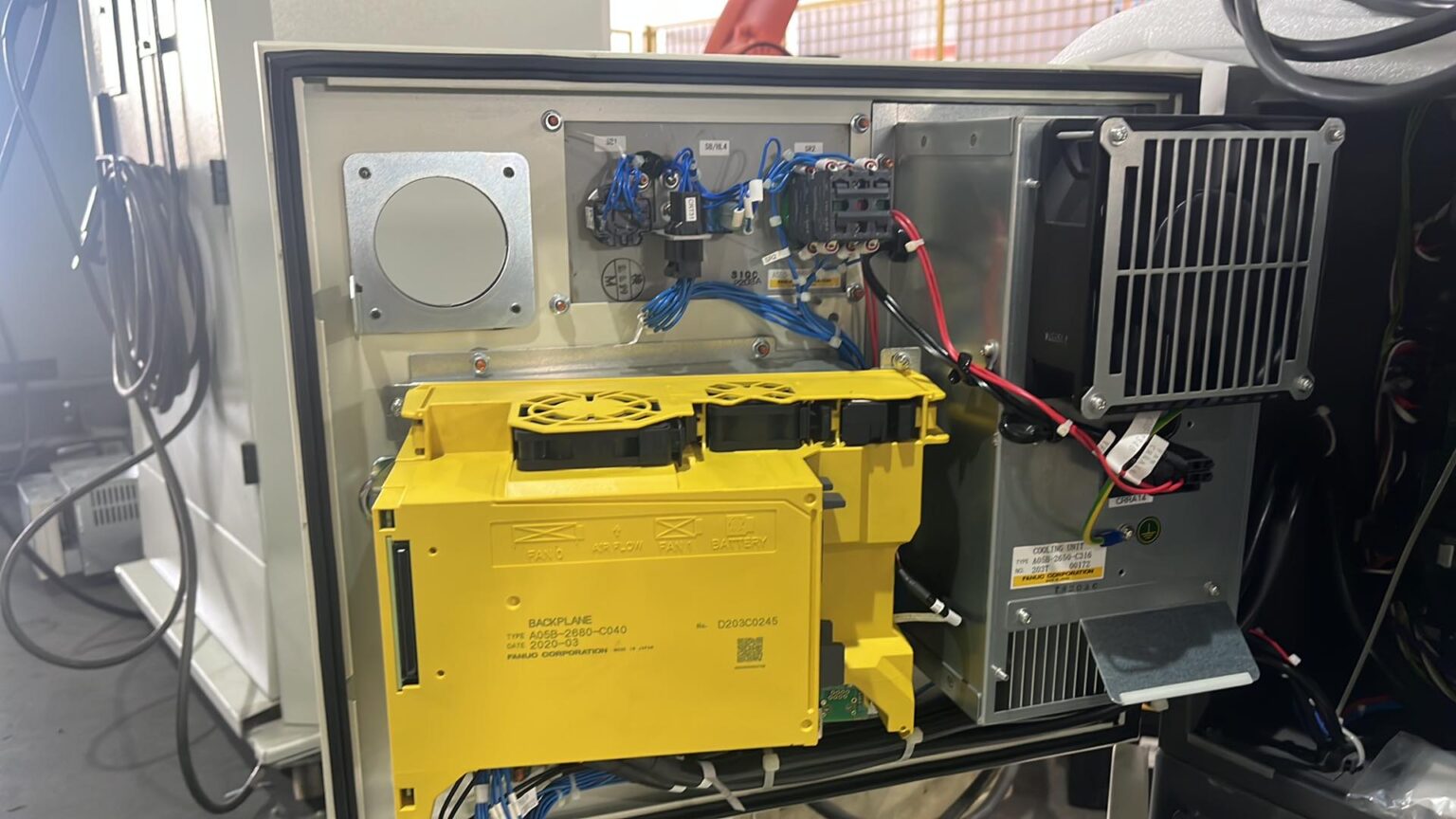 Fanuc M-10id/8L | Industrial Robot | Universal Robotic Inc