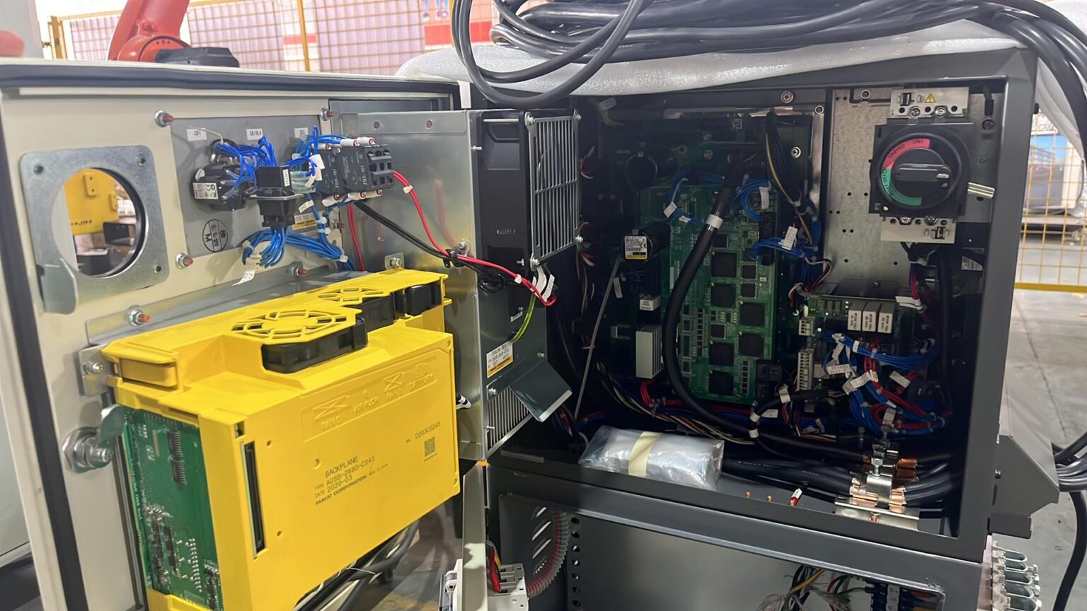 Fanuc M-10id/8L | Industrial Robot | Universal Robotic Inc